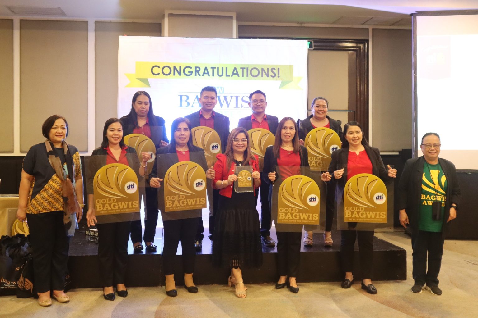 More Metro Retail Stores Gain DTI Gold Bagwis Awards - Klik.PH ...