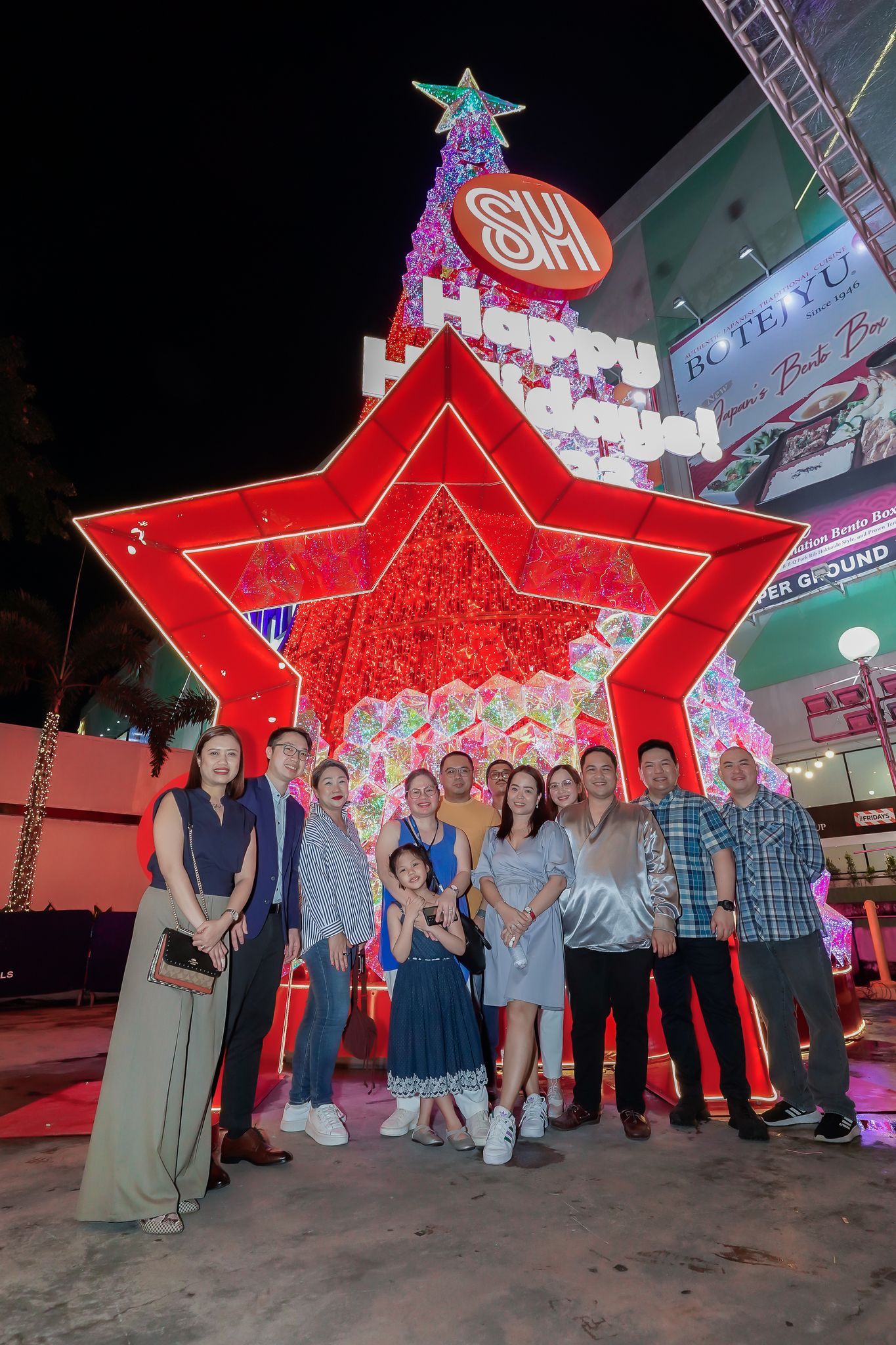 SM City Sta. Mesa Unveils Magical Christmas Launch - Klik.PH | Official ...